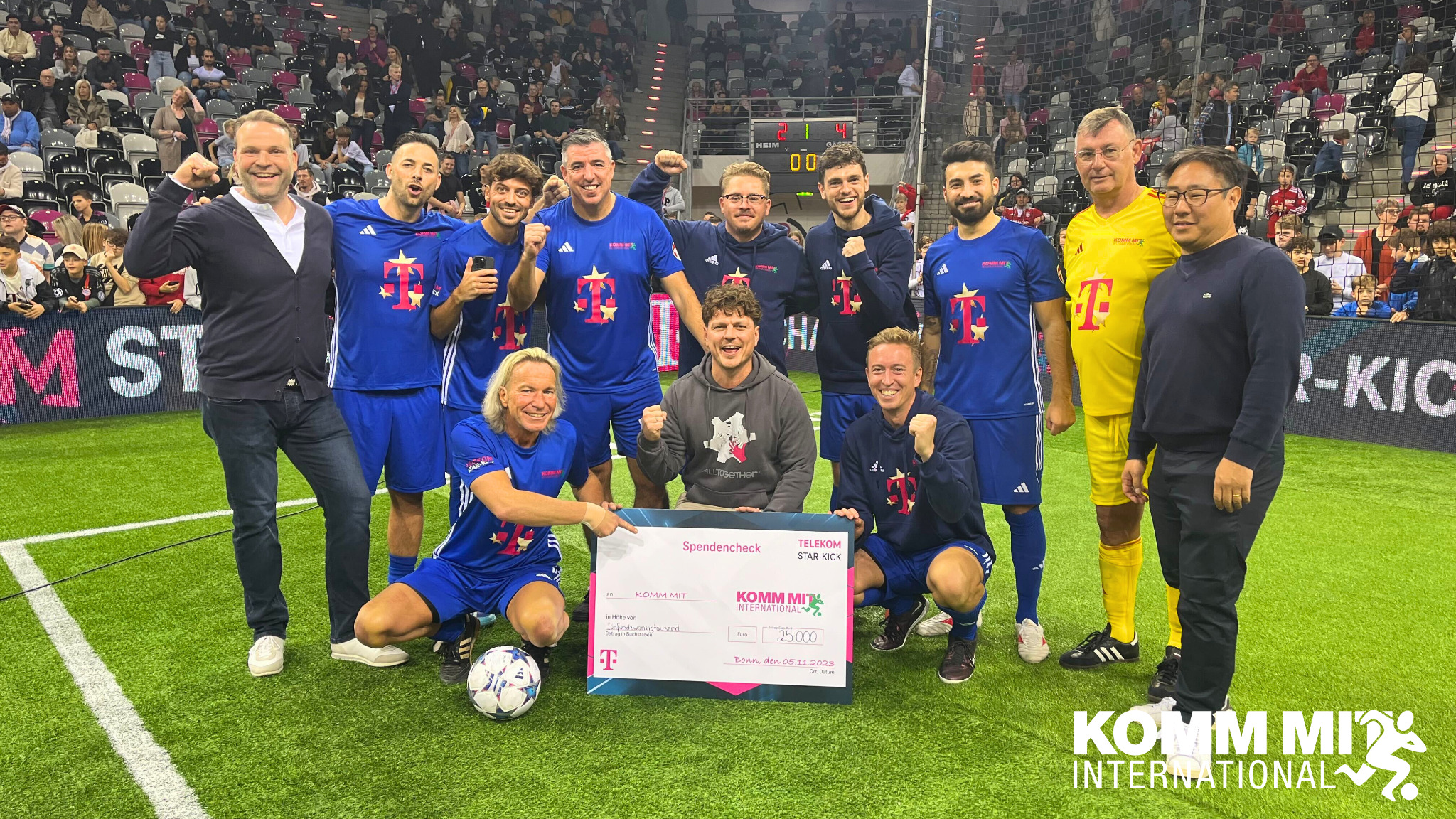 Telekom Star-Kick: FC Bayern München Legenden, Influencer und ...